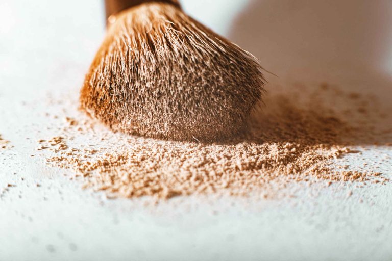 Setting Powder vs. Finishing Powder: What’s the Difference & Which One ...